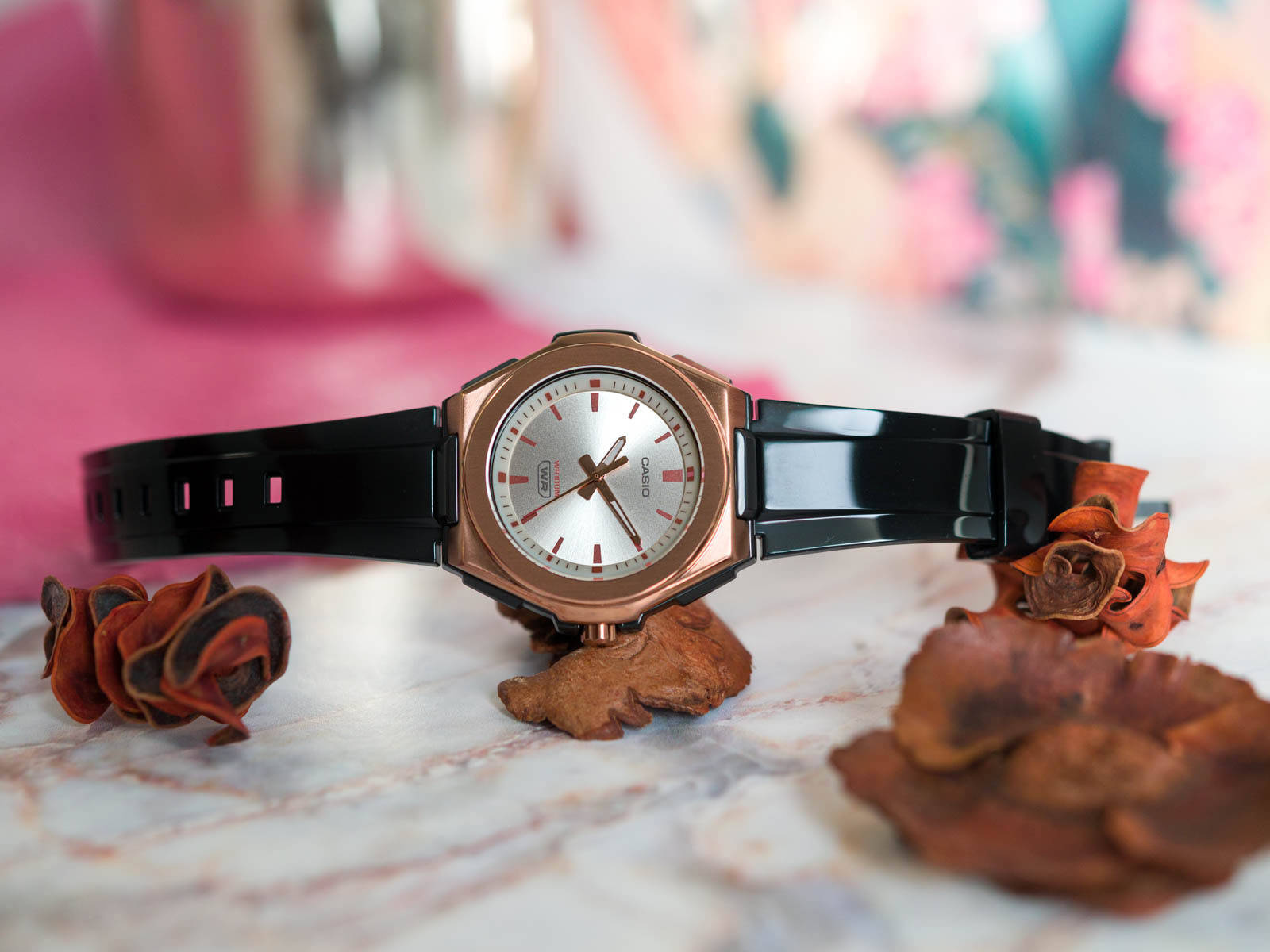 Zegarek Damski Casio LWA-300HRG-5EveF - CrazyTime.pl