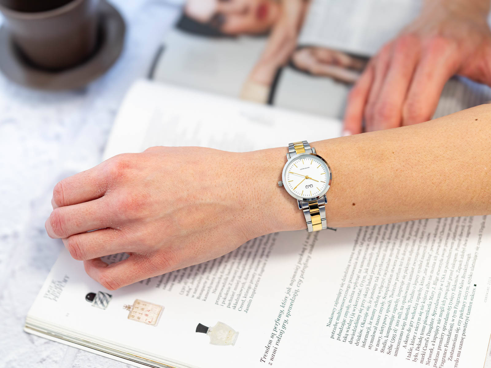 Zegarek Damski Q&Q C35A-004PY - CrazyTime.pl